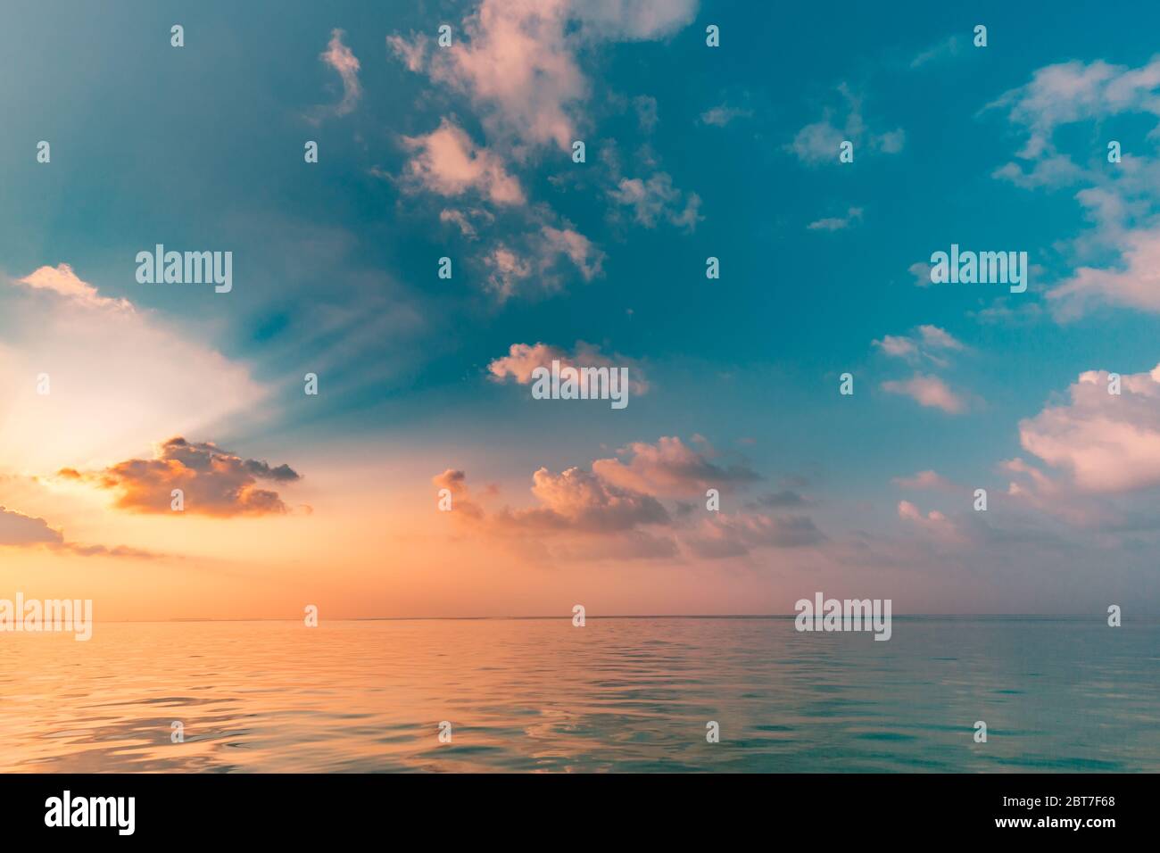 Inspirational calm sea with sunset sky. Meditation ocean and sky ...