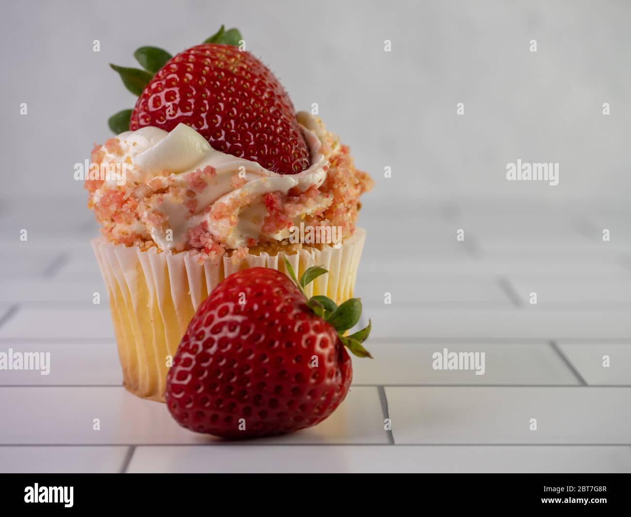 Birthday strawberry shortcake hi-res stock photography and images - Alamy