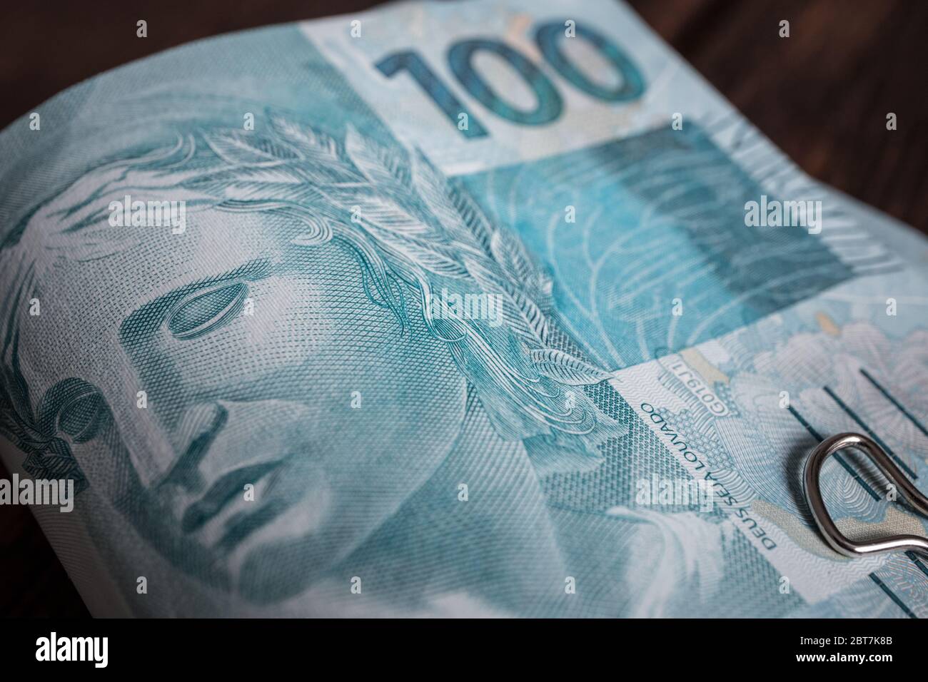 100 reais, Brazilian banknotes Stock Photo - Alamy