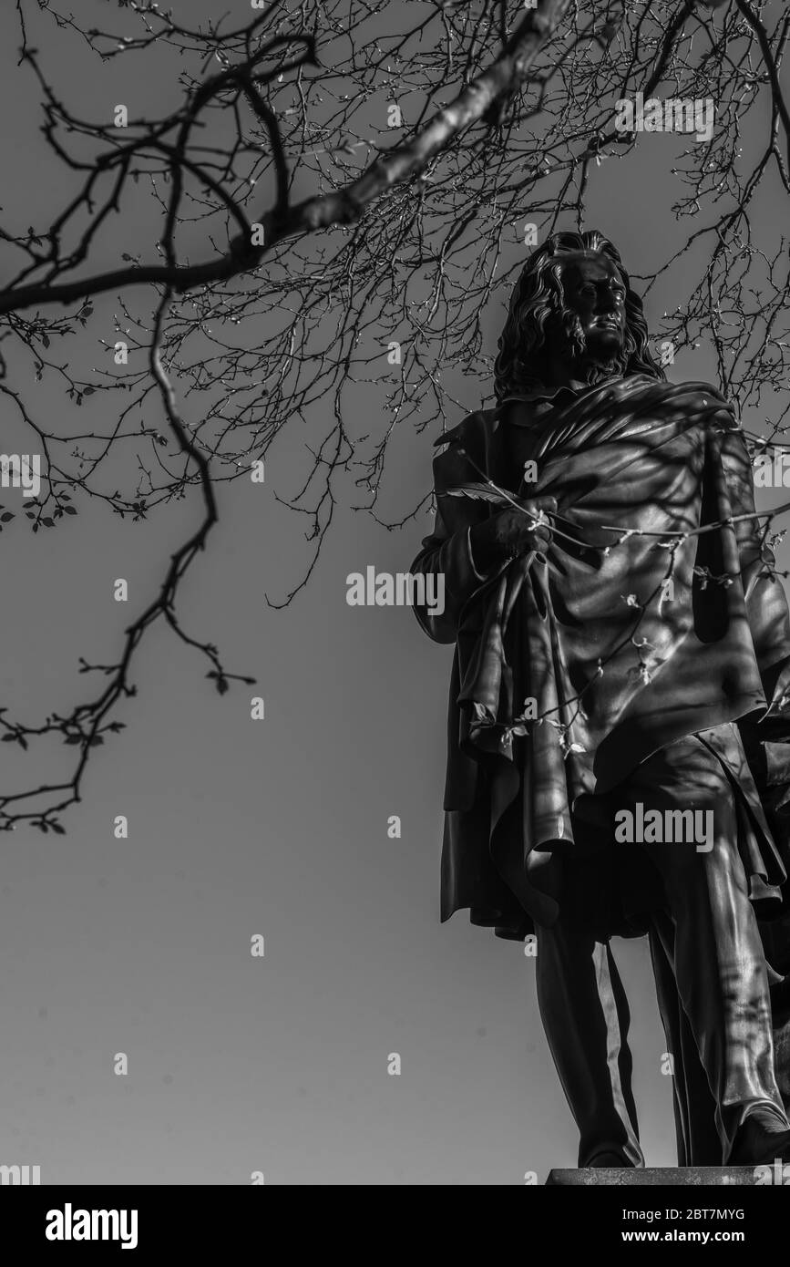 John wilson statue Black and White Stock Photos & Images - Alamy