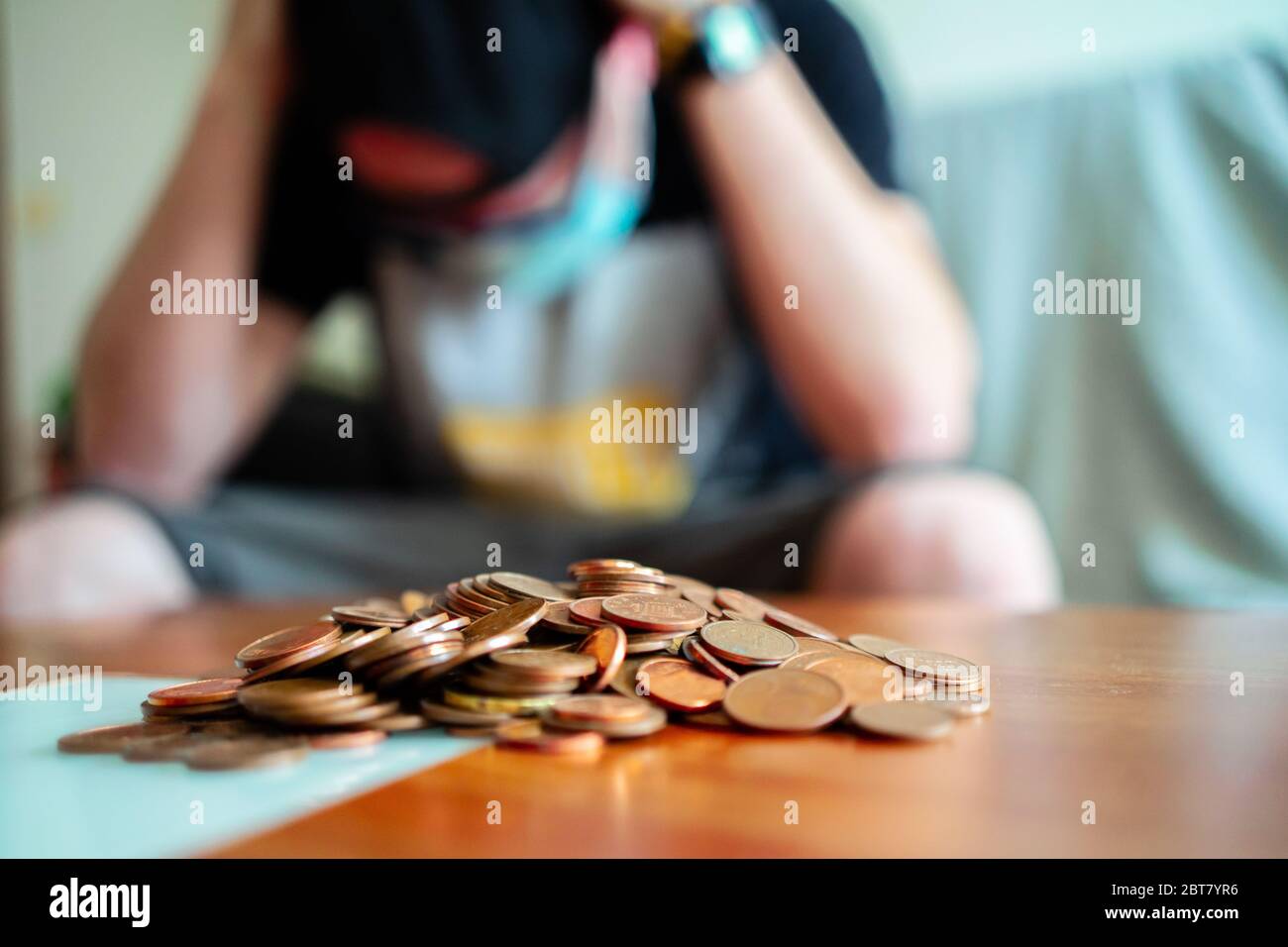 Man bankrupt hi-res stock photography and images - Alamy