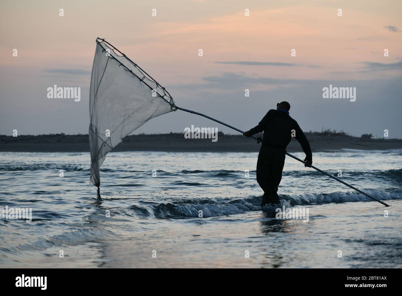 Scoop net hi-res stock photography and images - Alamy