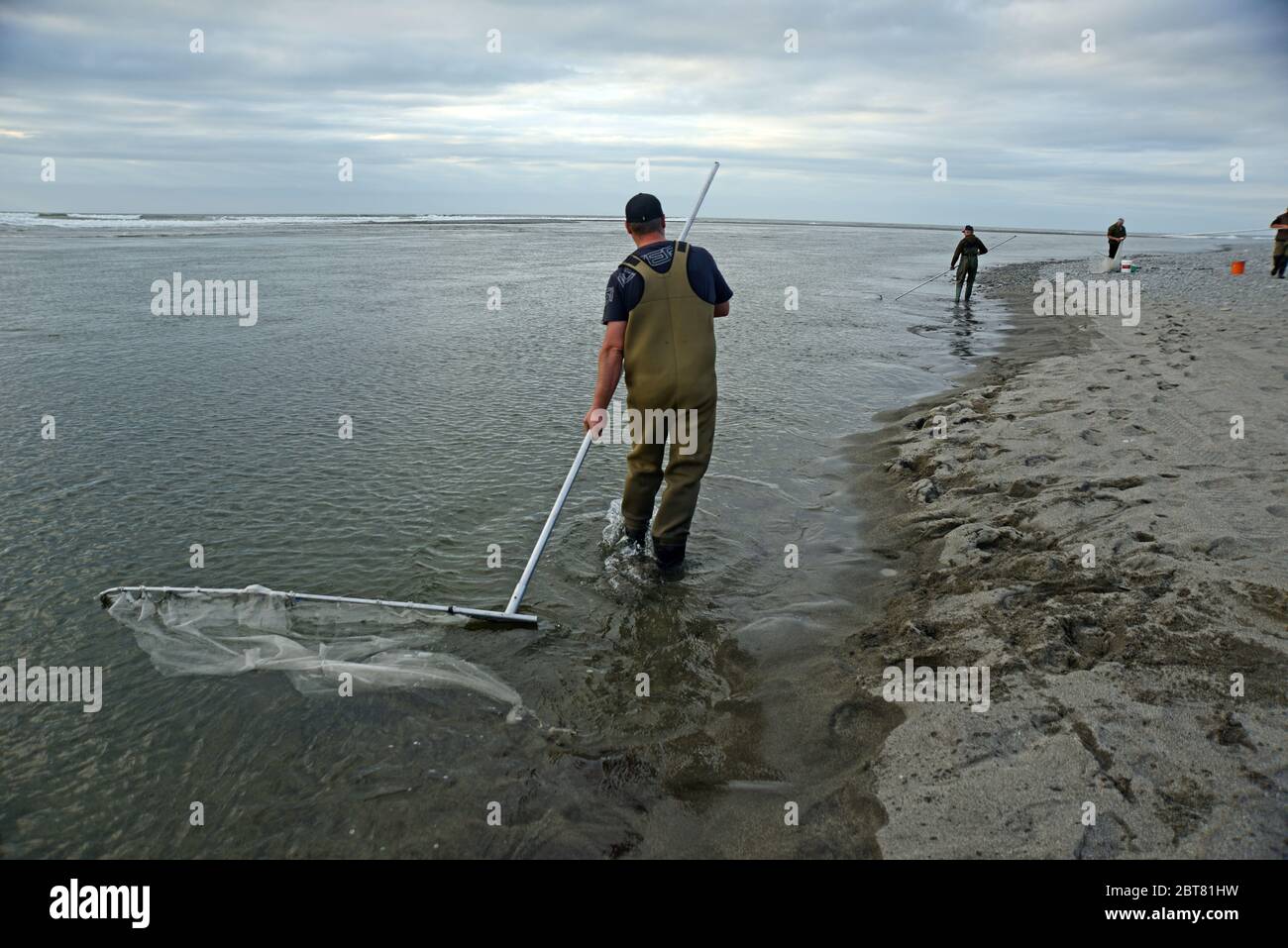 Scoop net hi-res stock photography and images - Alamy