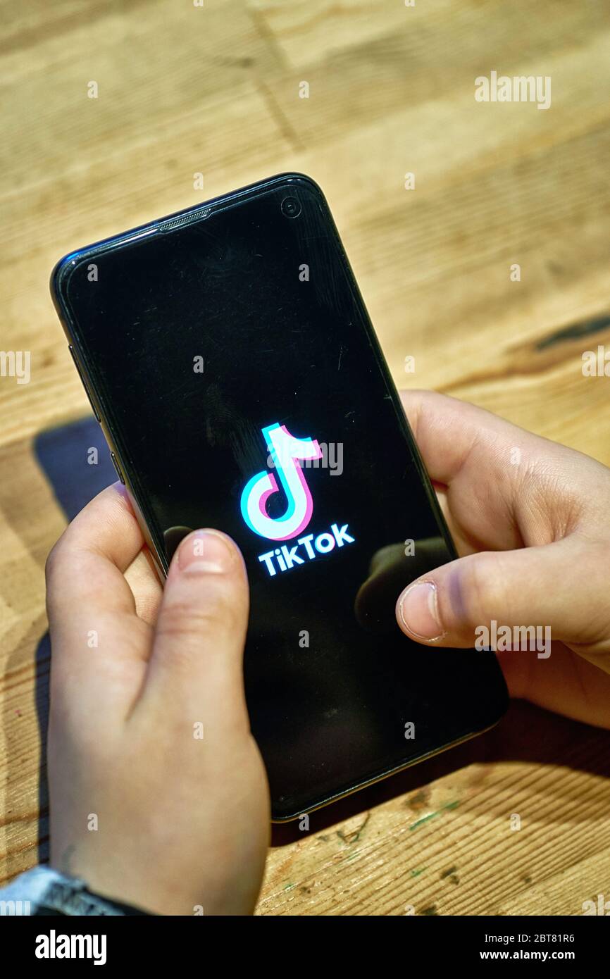 Tiktok screen hi-res stock photography and images - Alamy