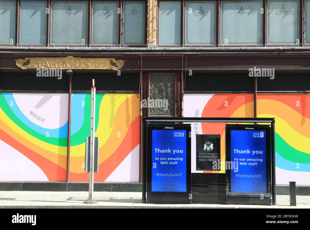 Harrods store in Knightsbridge with encouraging coronavirus messages ...