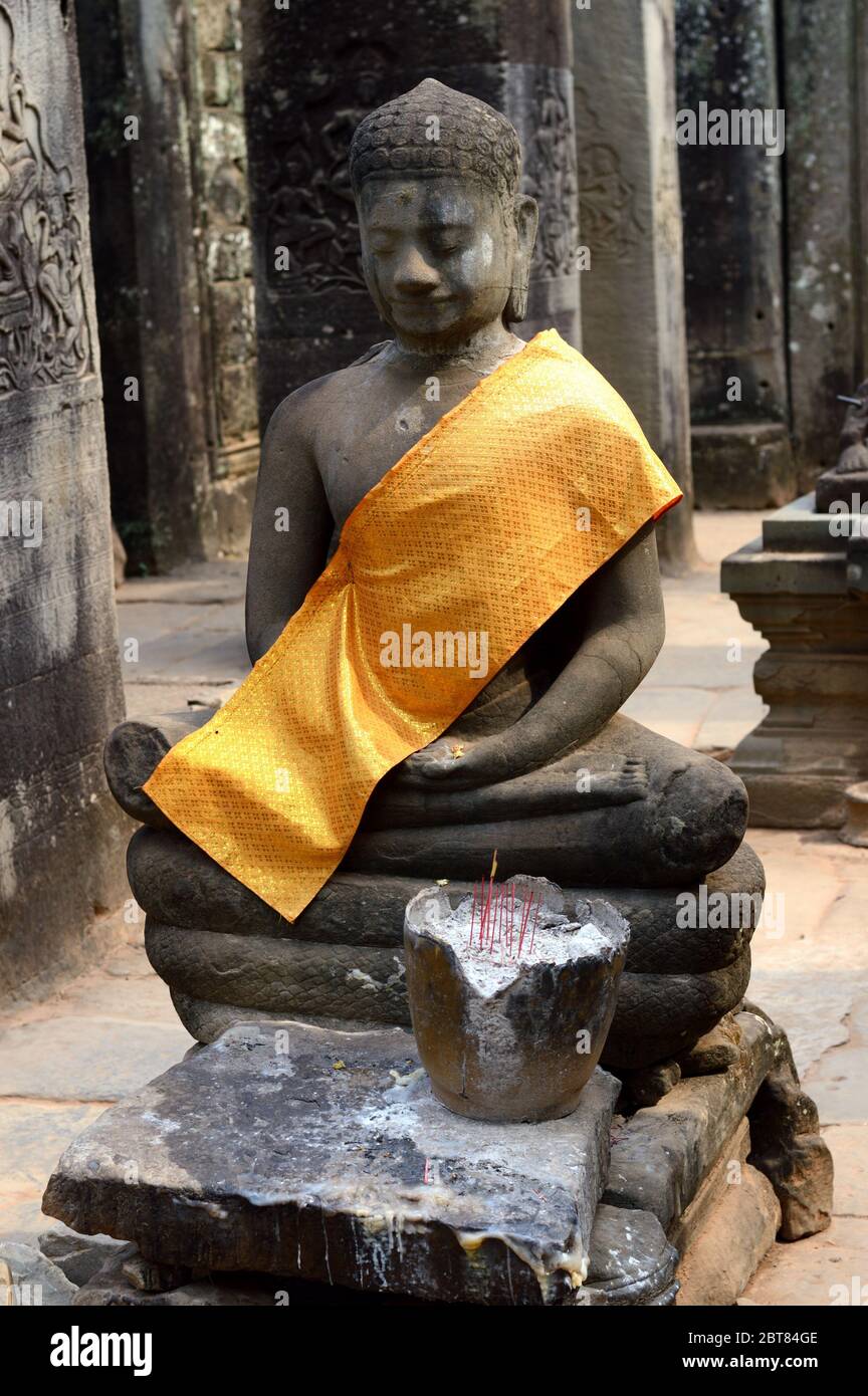 Ankor Wat Buddha Statue Stock Photo - Alamy