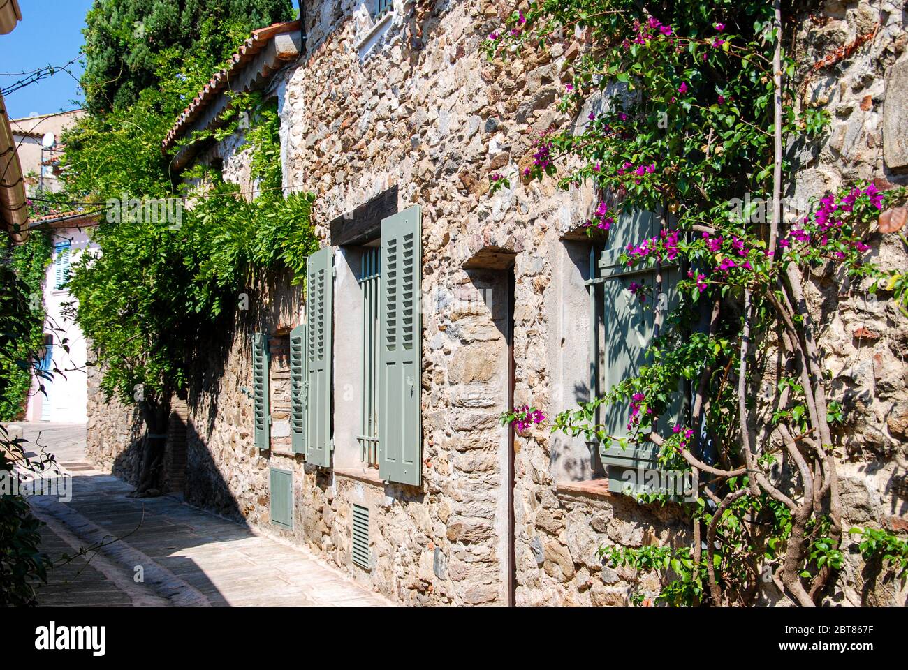 A narrow french alley way in a small, medieval village in Provence ...