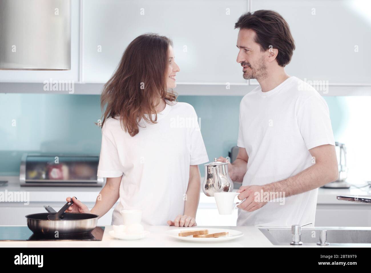 Couple breakfast egg hi-res stock photography and images - Alamy