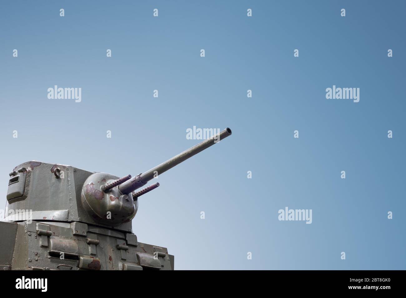Military heavy war battle weapon steel tank Stock Photo - Alamy
