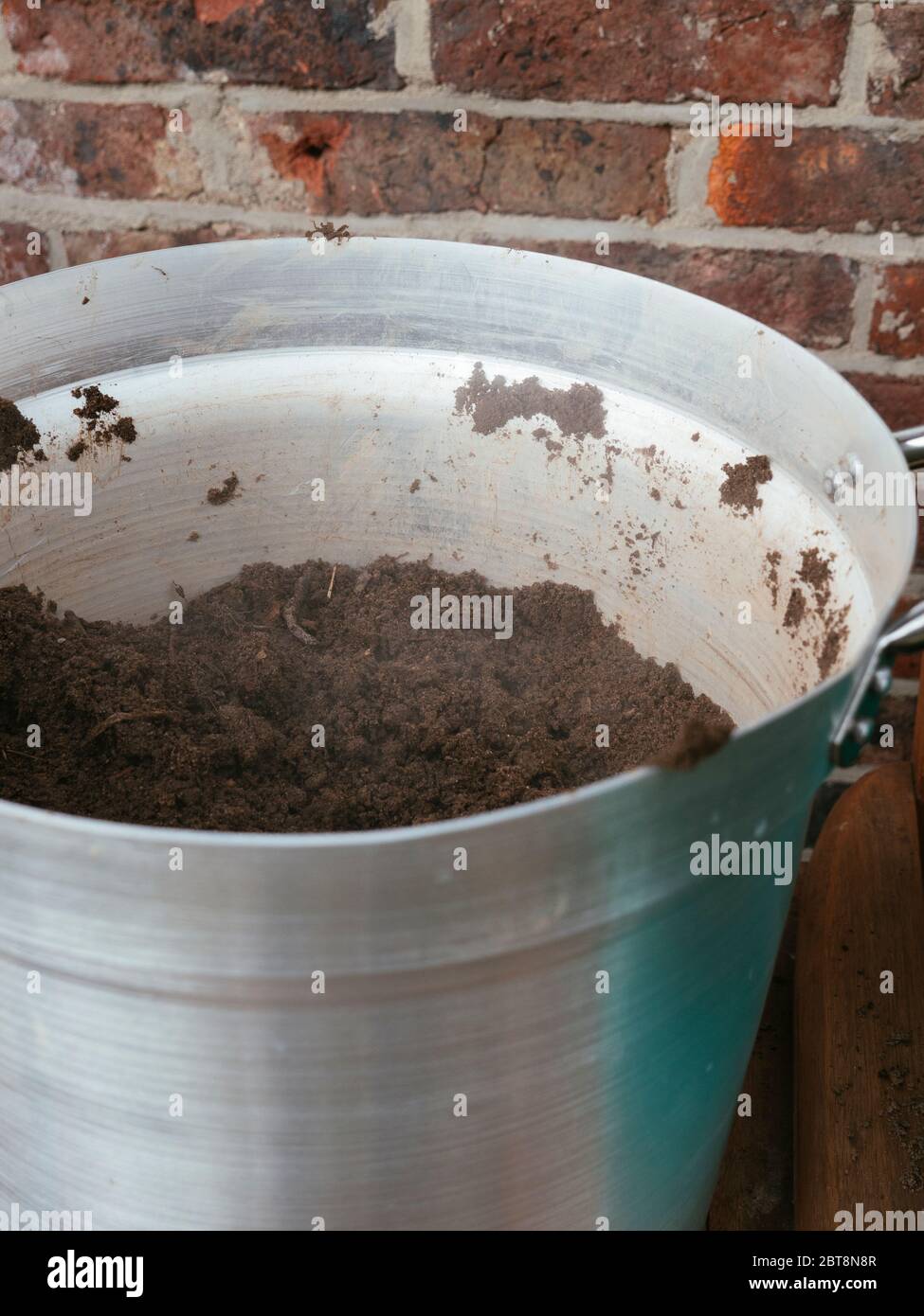 Steamed soil in a steamer pot Stock Photo - Alamy