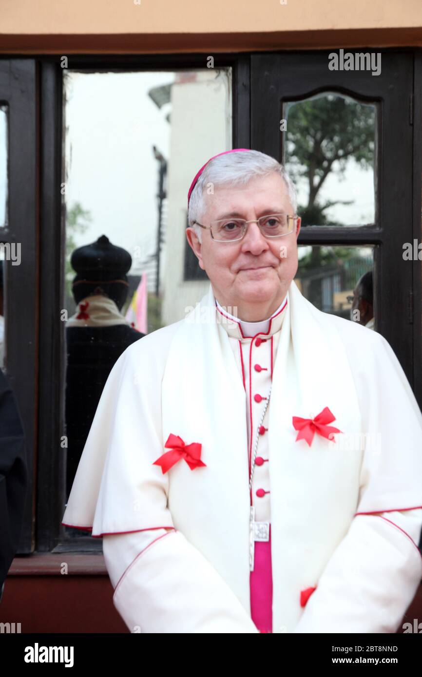 Church service Picture, Priest during a ceremony/Mass Picture, Catholic ...