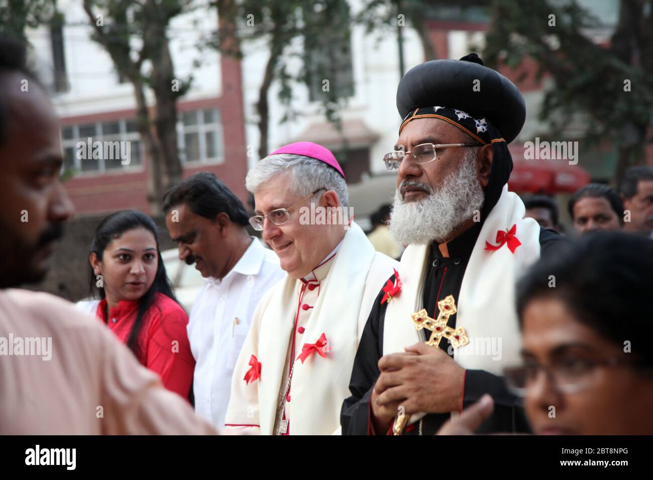 Church service Picture, Priest during a ceremony/Mass Picture, Catholic ...
