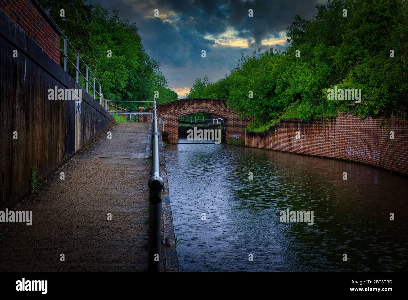 Wey and arun canal hi-res stock photography and images - Alamy