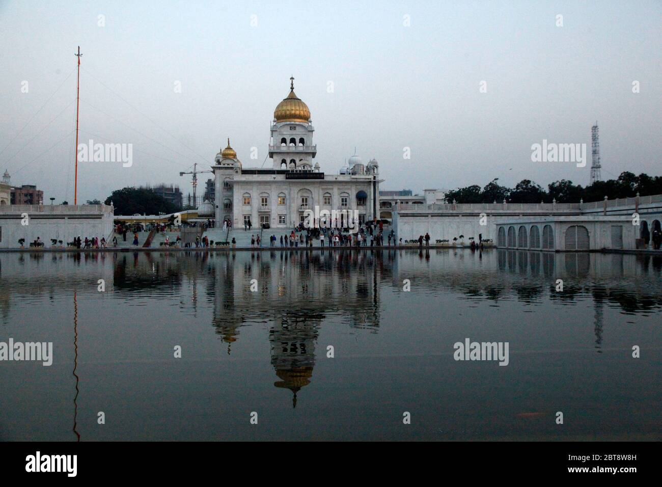 Bangla Sahib Gurudwara, New Delhi. The house of worship and the best ...