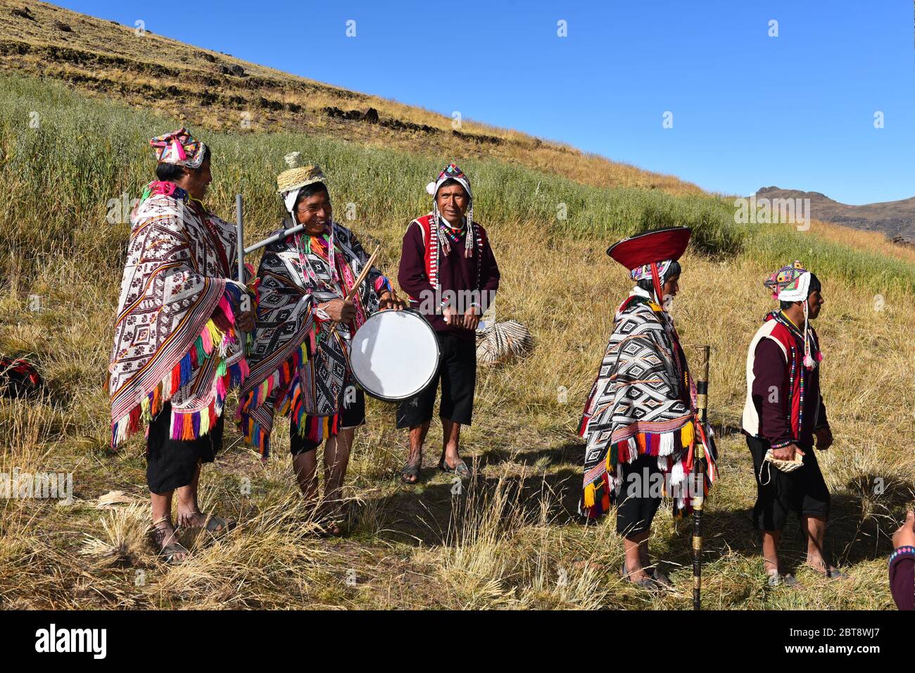 Indigenous Peruvian Men Wearing Traditional Clothing Stock Photo - Alamy