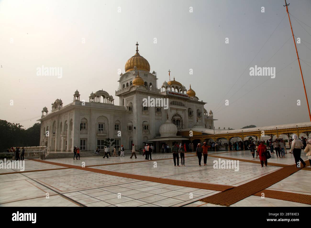 Bangla Sahib Gurudwara, New Delhi. The house of worship and the best ...