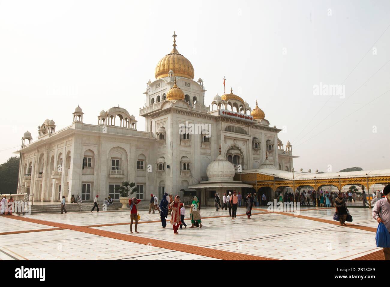 Bangla Sahib Gurudwara, New Delhi. The house of worship and the best ...