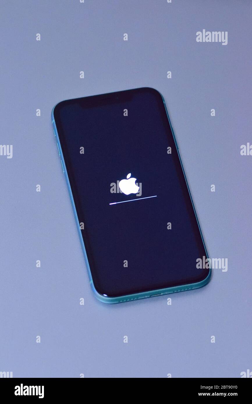 Iphone digital clock hi-res stock photography and images - Alamy
