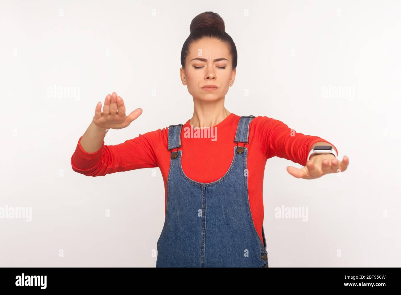 Lost way, walking in darkness. Portrait of confused disoriented girl ...