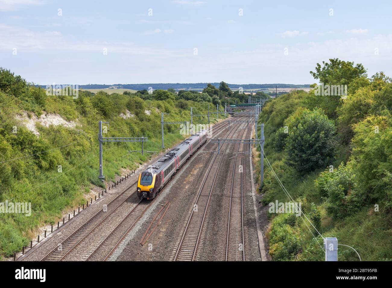 Crosscountry Trains class 220 diesel train passing Cholsey on the 4 ...