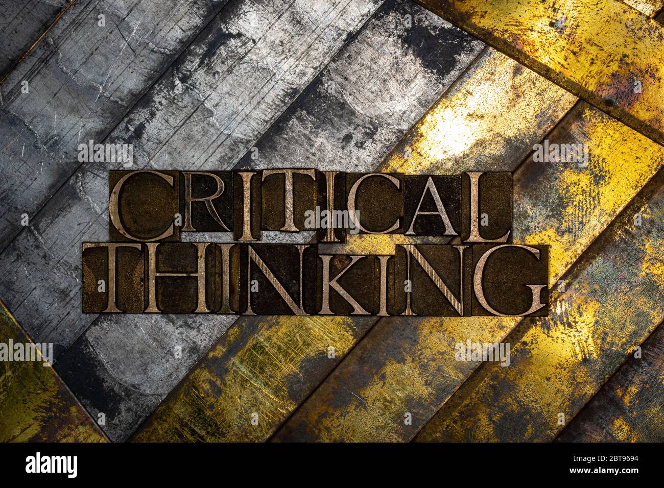 Critical thinking hi-res stock photography and images - Alamy