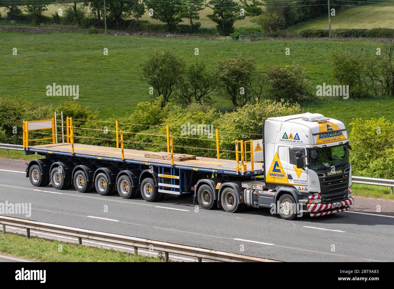 Abnormal contractors specialist transporters hi-res stock photography ...