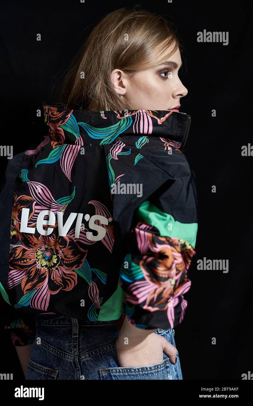 Side Profile Female Fashion Model High Resolution Stock Photography and ...