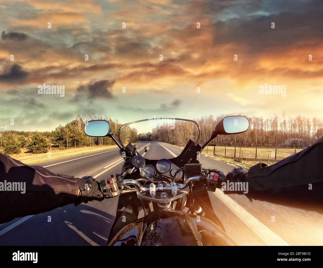 Speeder bike hi-res stock photography and images - Alamy