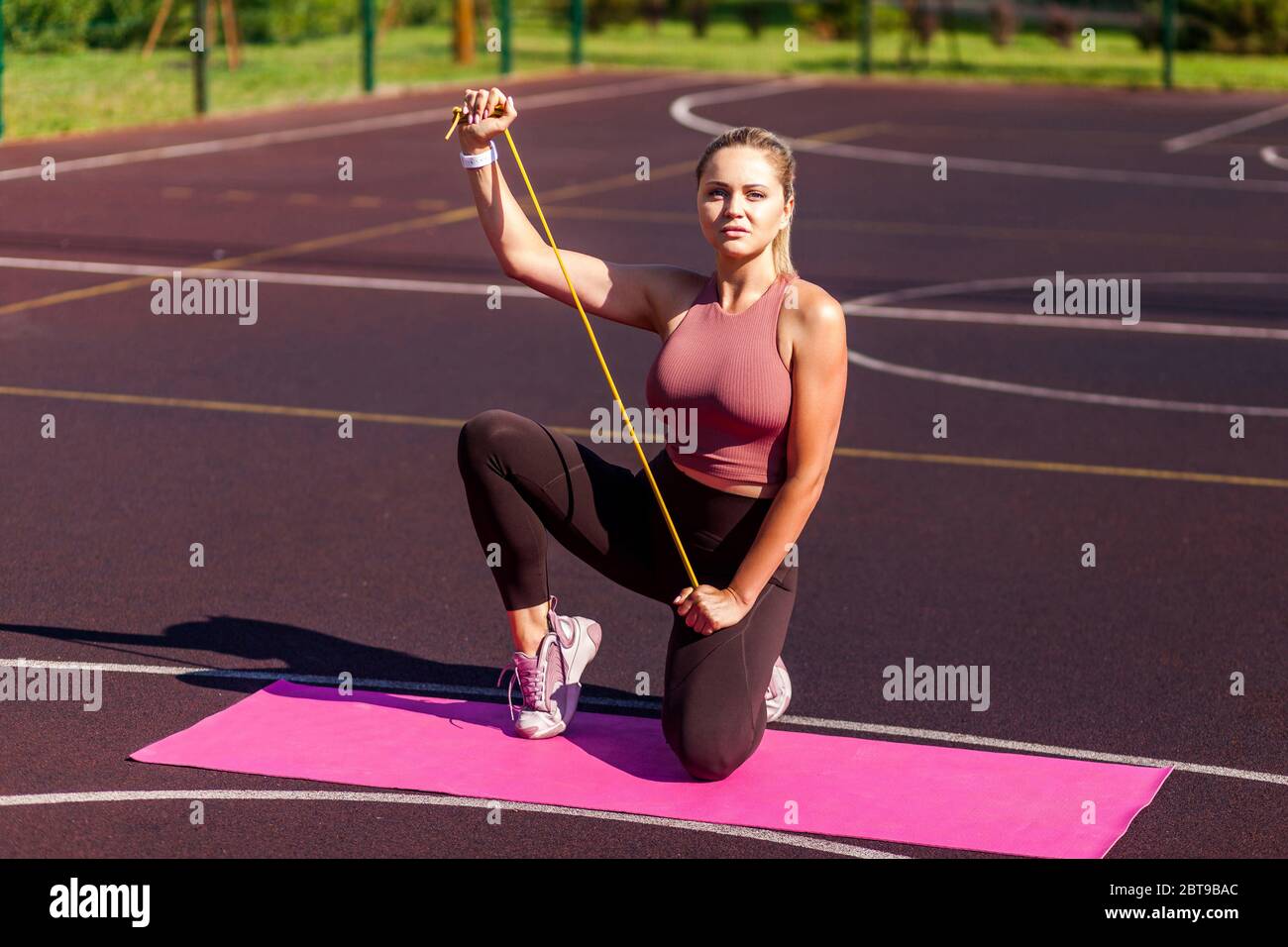 Elastic rope hi-res stock photography and images - Alamy