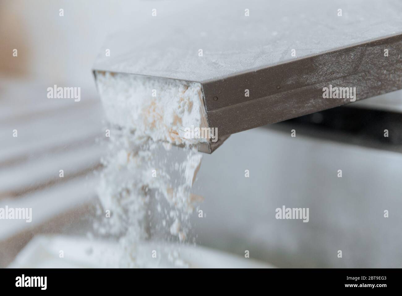 Powder sieve container hi-res stock photography and images - Alamy