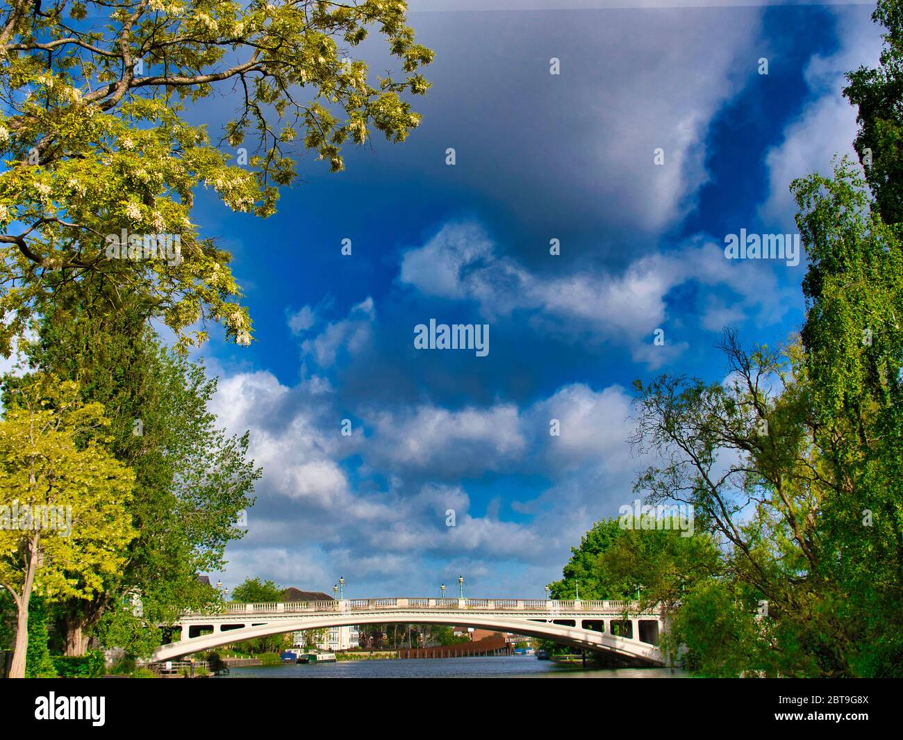 Dramatic Clouds over Reading Bridge, River Thames, Reading, Berkshire ...