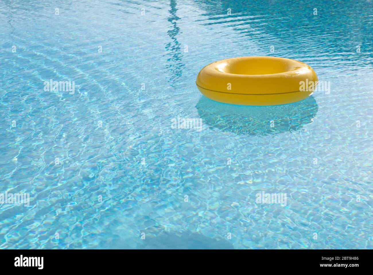 Tropical resort big blue pool hi-res stock photography and images - Alamy