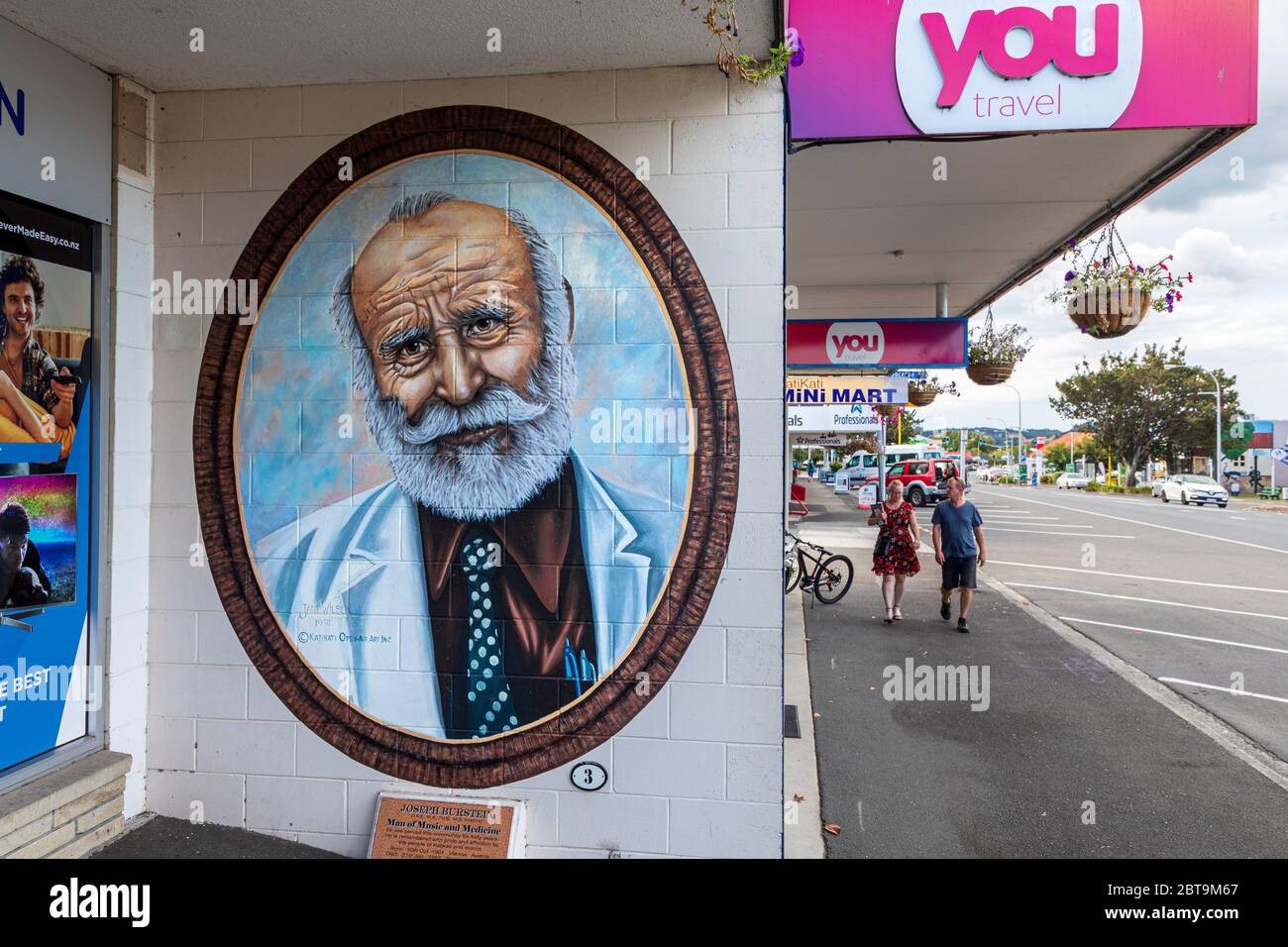 Open air art - one of the many murals in Katikati, known as the mural ...