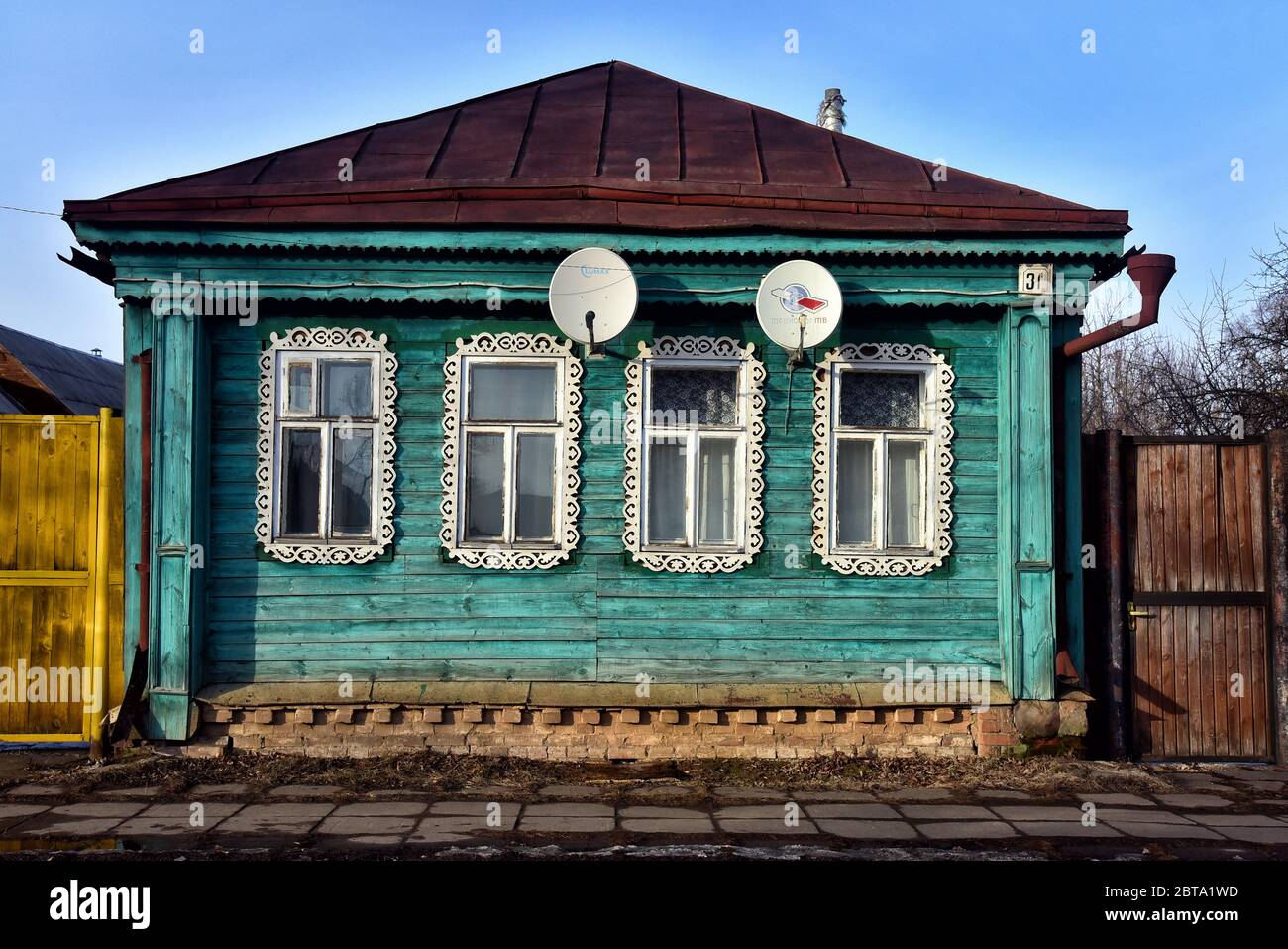 Siberian style home. Izba in Suzdal. Izba is a traditional Russian ...