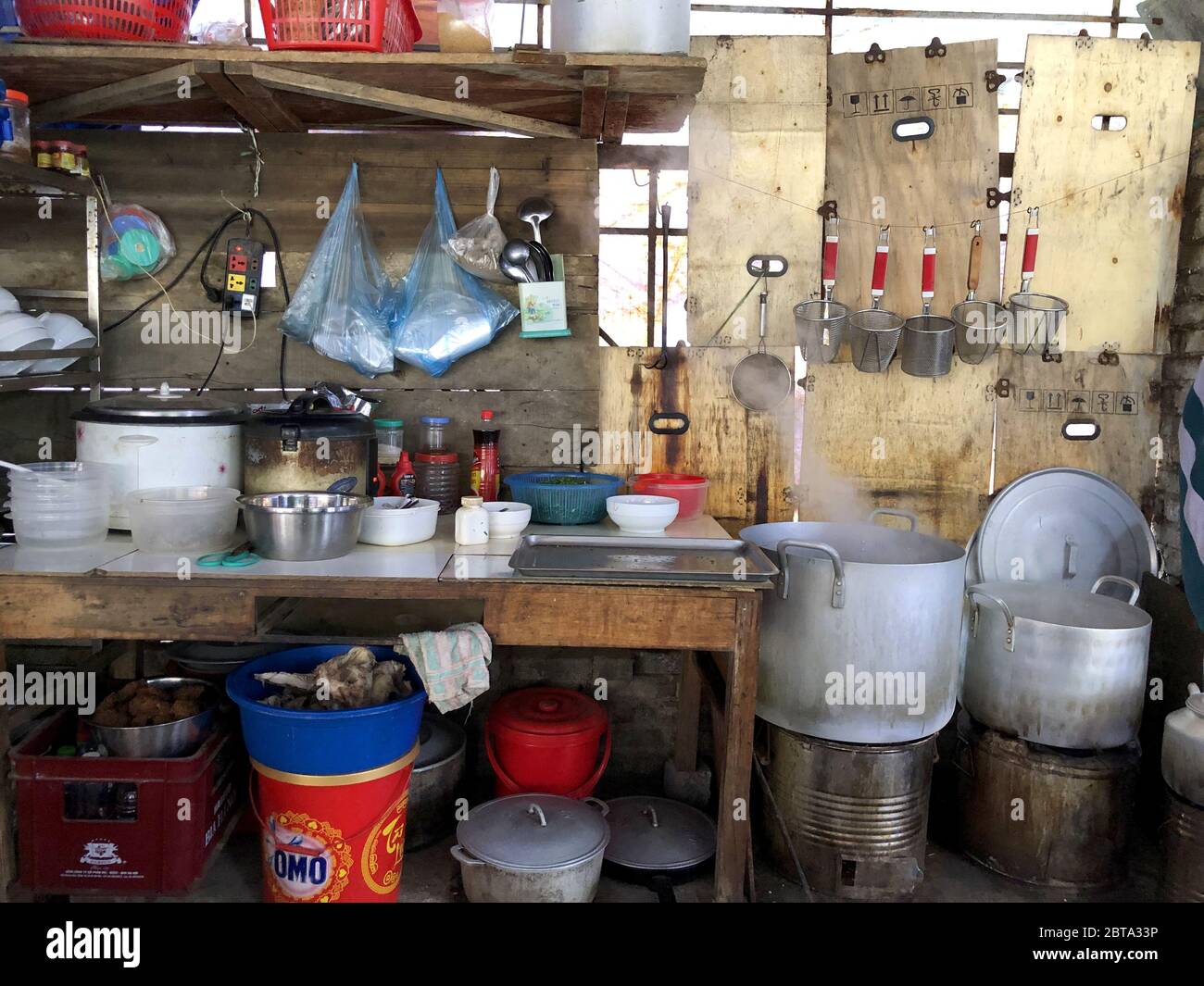 Vietnamese street kitchen hi-res stock photography and images - Alamy