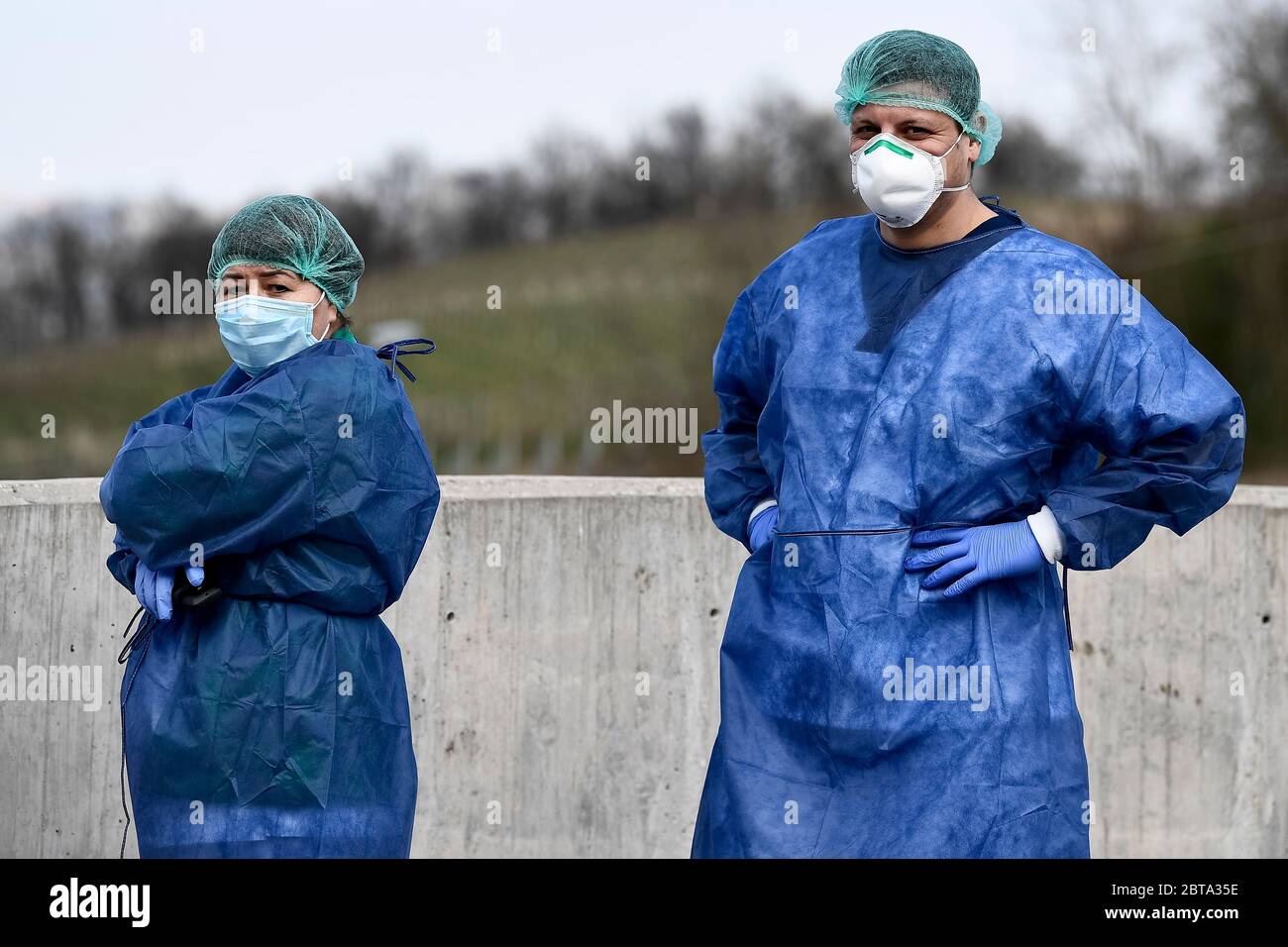 Wearing personal protective equipment ppe hi-res stock photography and ...