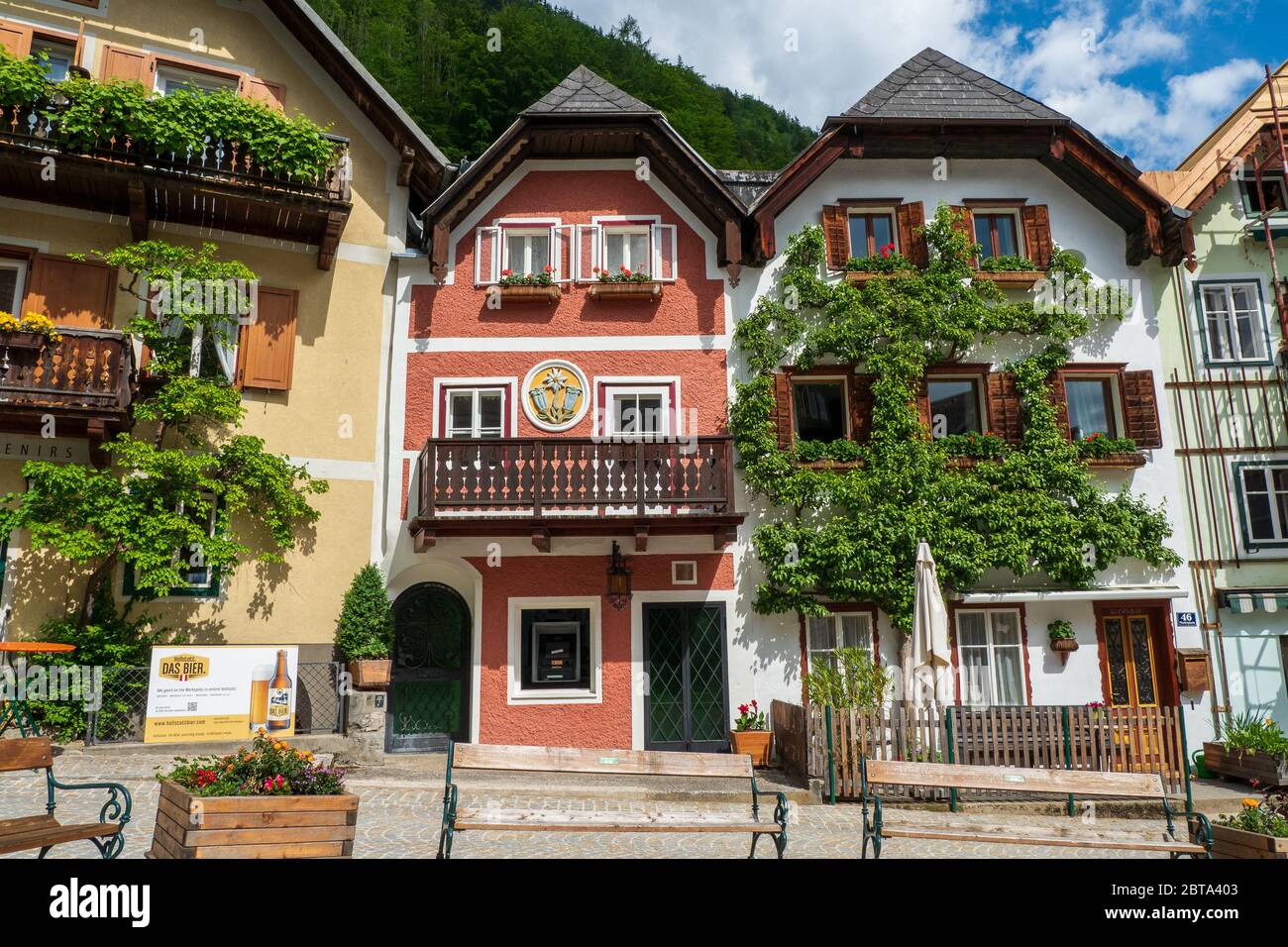 View of the empty market square of Hallstatt, Salzkammergut region, OÖ ...