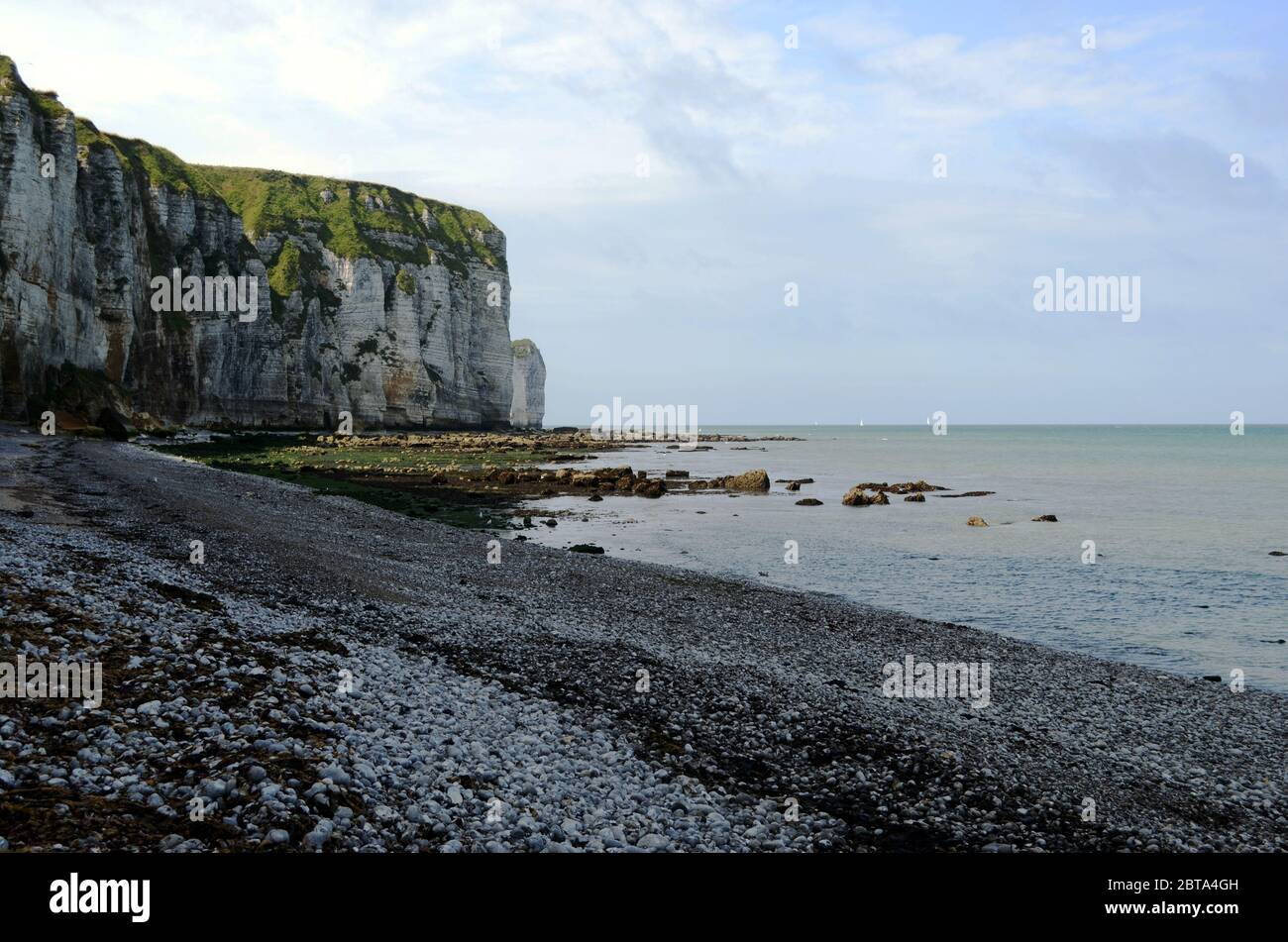 Pebble beach on the Yport coast in Normandy Stock Photo - Alamy