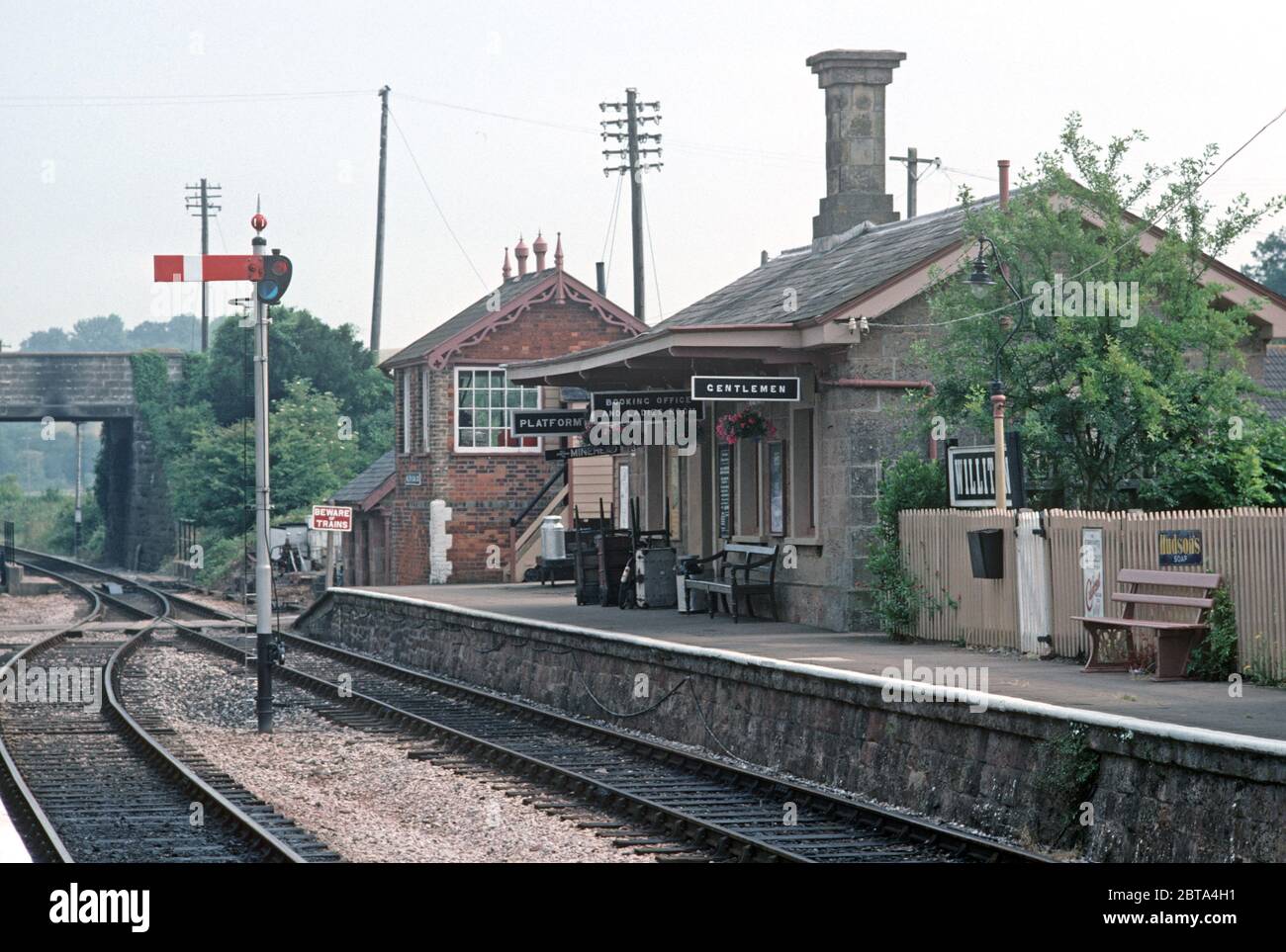 Blue anchor railway hi-res stock photography and images - Alamy