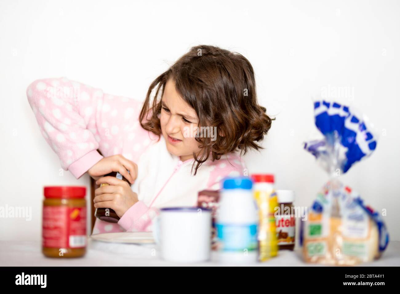 Opening jar hi-res stock photography and images - Alamy