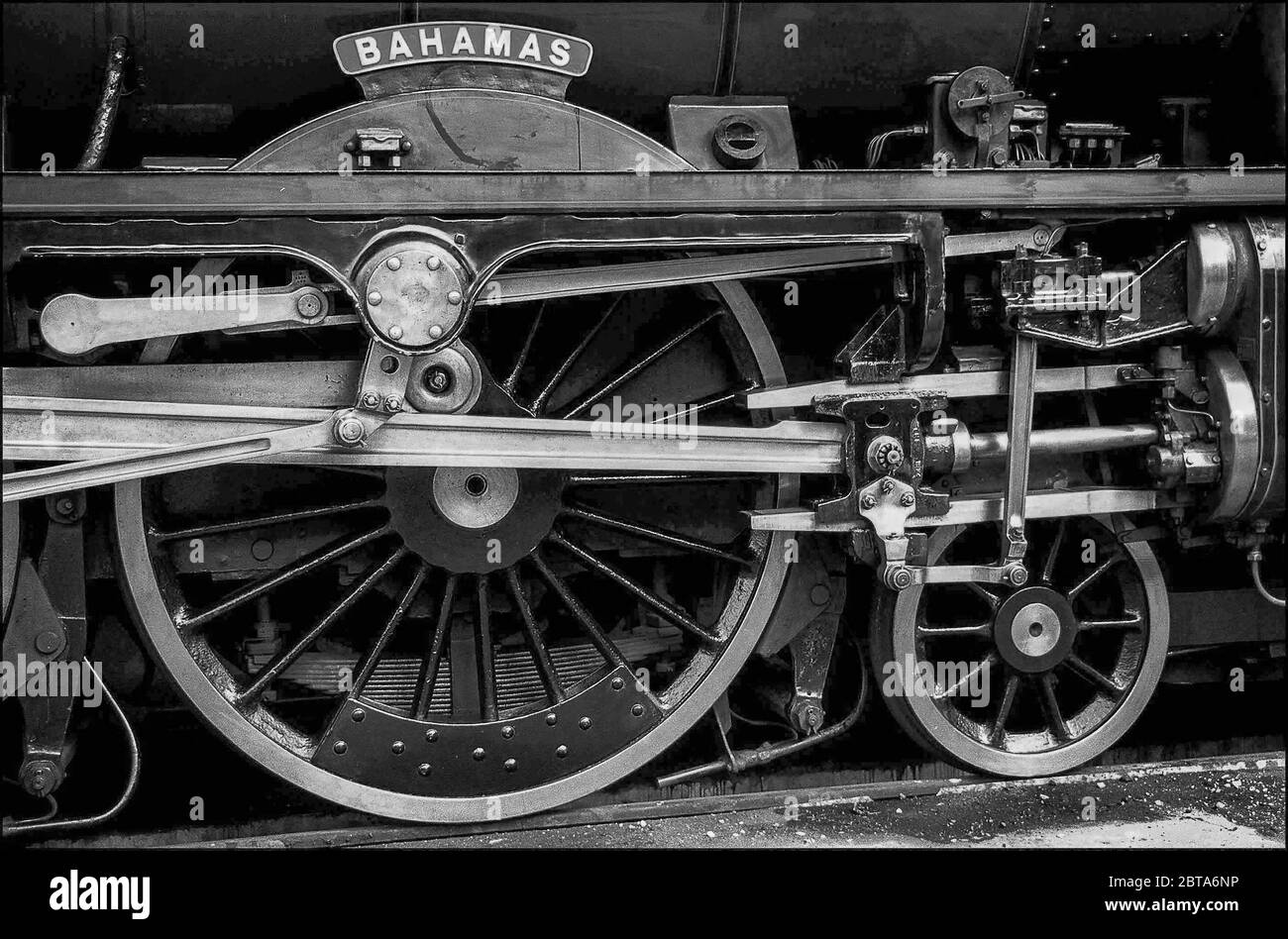 THE BAHAMAS RAILWAY STEAM ENGINE AT HOWARTH ON THE KEIGHLEY WORTH ...