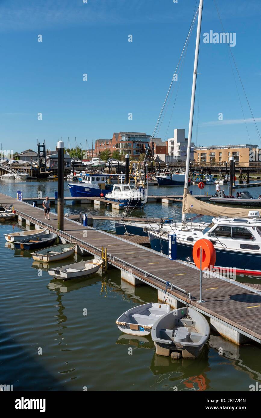 English pontoon hi-res stock photography and images - Alamy