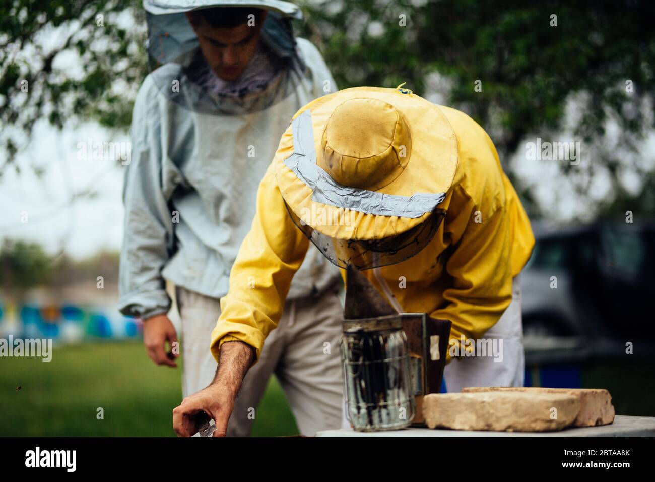 Beekeepers uniform hi-res stock photography and images - Alamy