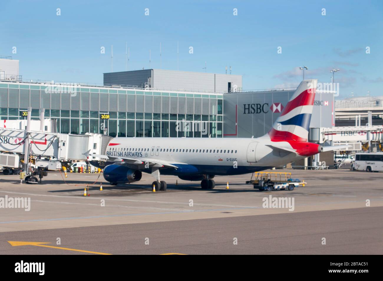 Runway bristol airport hi-res stock photography and images - Alamy