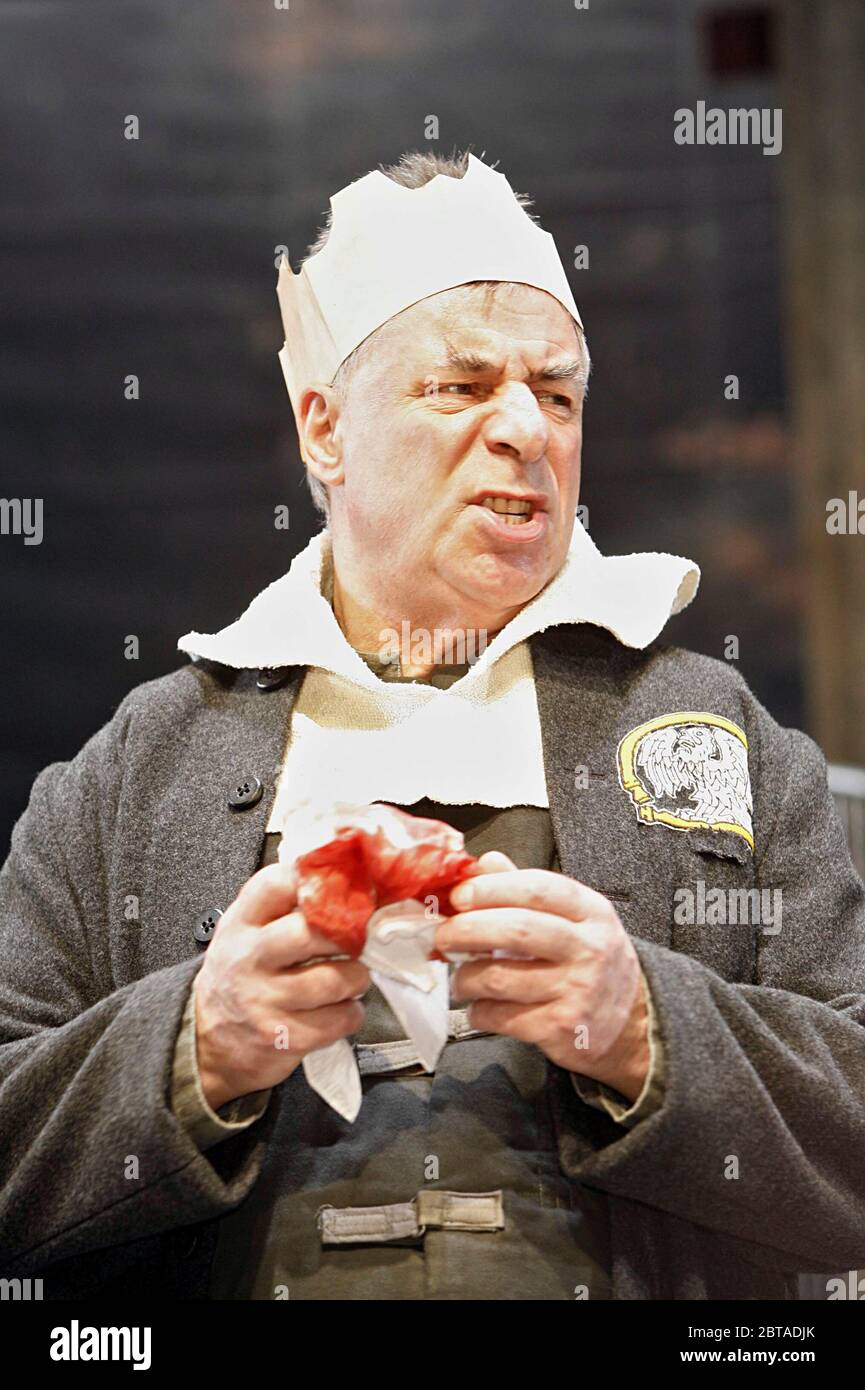 Barrie Rutter (Richard, Duke of York) in WARS OF THE ROSES - EDWARD IV ...