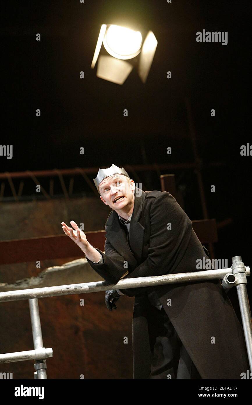 Conrad Nelson (King Richard) in WARS OF THE ROSES - RICHARD III by ...