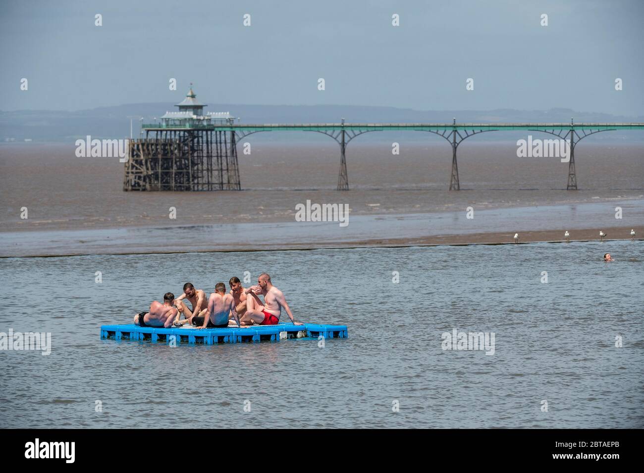 Clevedon swimming lake hi-res stock photography and images - Alamy