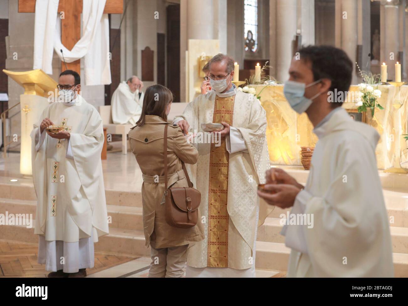 First Holy Communion Priest High Resolution Stock Photography and ...