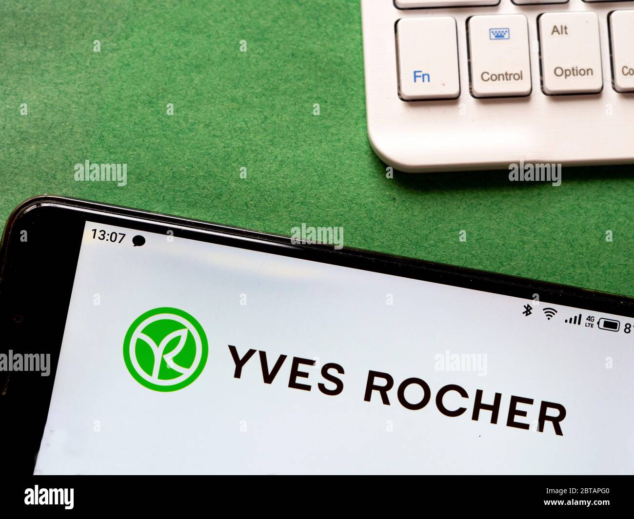 Yves rocher logo hi-res stock photography and images - Alamy