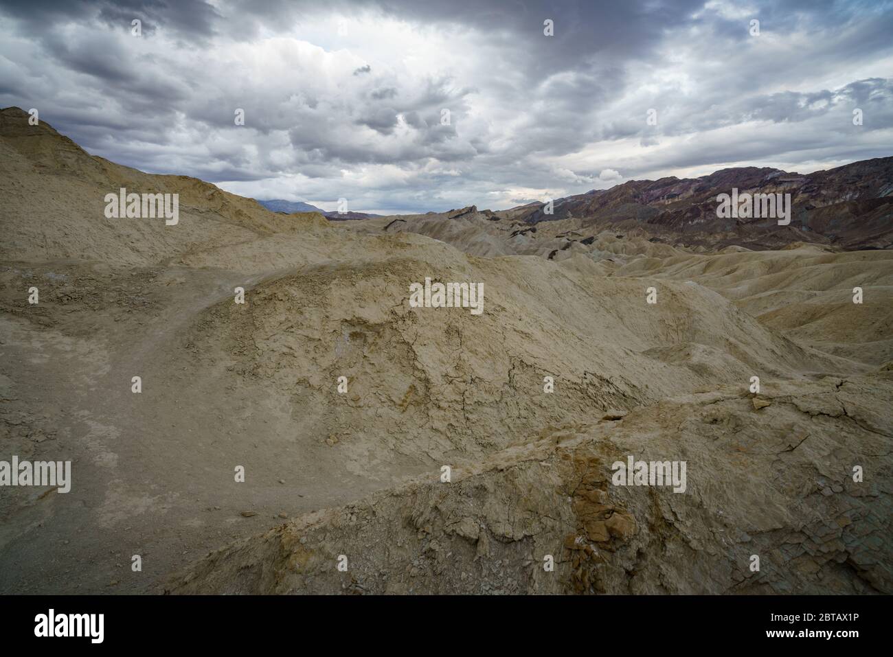 hikink the golden canyon - gower gulch circuit in death valley national ...